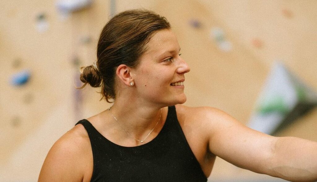 Oops! Women's Barbell Misloaded During 23.1 Open Announcement