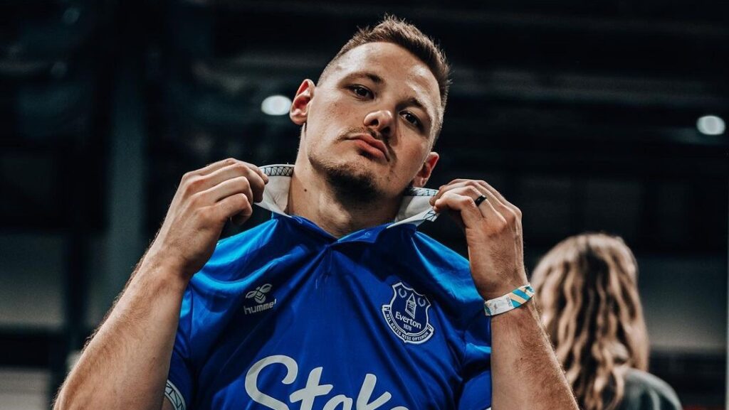 Jayson Hopper Wins Taylor Self vs The World